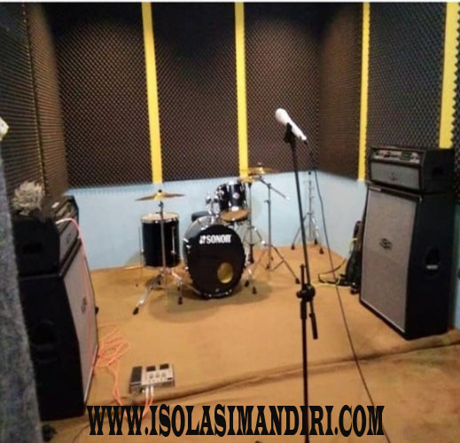 4 DESAIN STUDIO MUSIK KEDAP SUARA